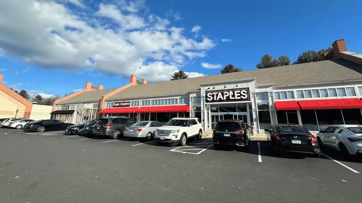 Brookside Shops - 145 Great Rd